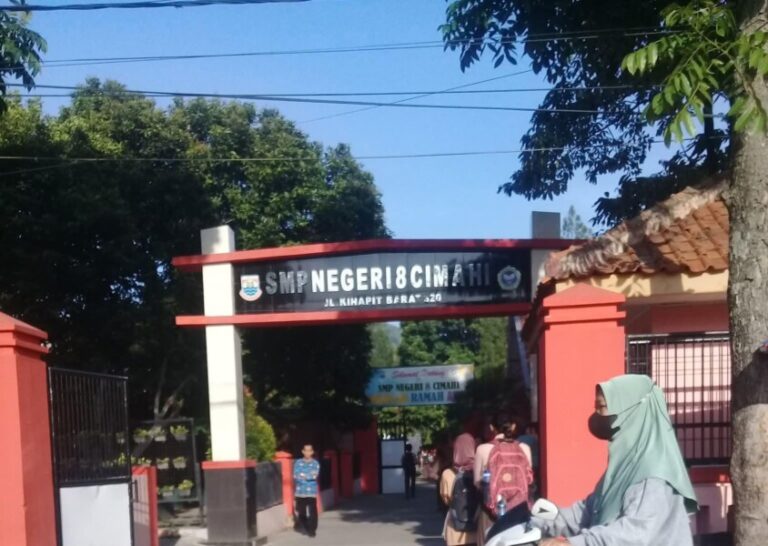 Sempat Dinyatakan Lolos, Siswi Cimahi Gagal Masuk SMPN 8 Diduga Akibat ...
